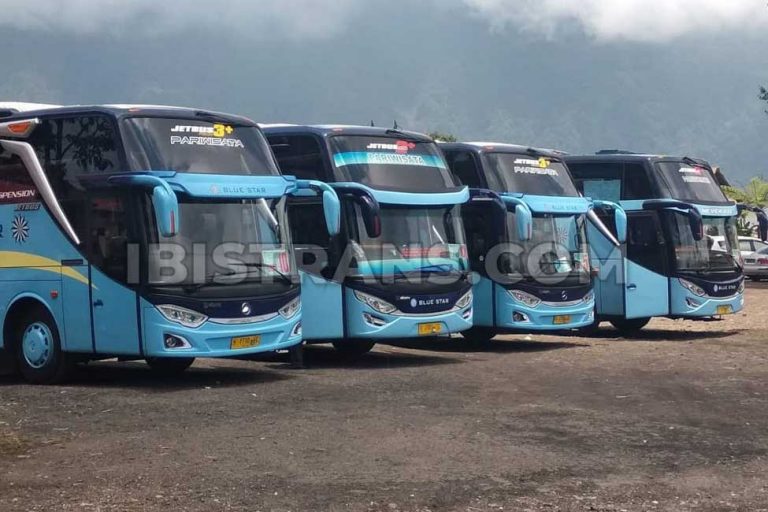 Sewa Bus Pariwisata Blue Star Harga Murah Fasilitas Lengkap